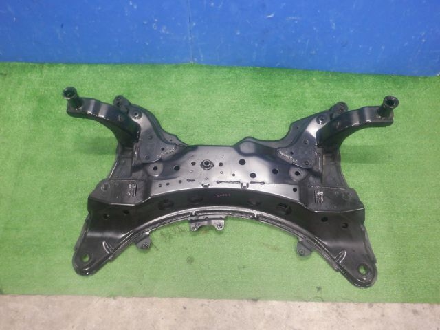 【楽天市場】★カローラスポーツ ZWE211H ハイブリッドG Z 前期★フロントサスペンションメンバー 51201-47072 ...