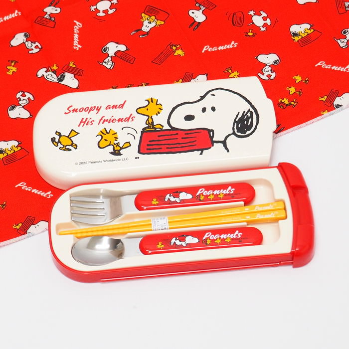 【楽天市場】[即出荷] [トリオセットSnoopy & His Friends] 箸 スプーン フォーク ピーナッツ SLI-1512 大西賢 ...
