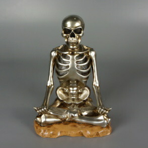 【楽天市場】メタリック瞑想ドクロ ライト付 HW-1173 ガイコツ 友愛玩具 ハロウィン プレゼント：プラスマート 楽天市場店