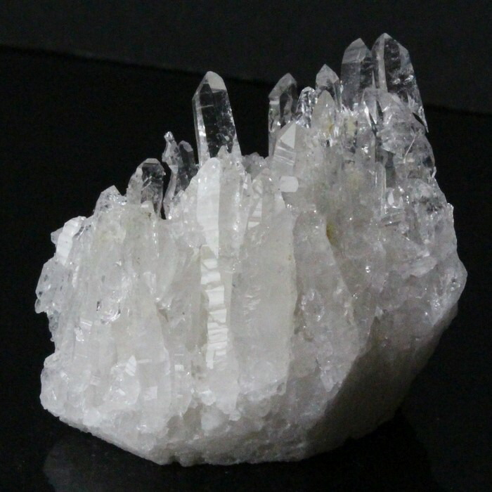 【楽天市場】水晶 クラスター Crystal すいしょう クリスタル クォーツ 水晶 浄化 クラスター 原石 浄化用水晶 鉱石 鉱物 天然水晶