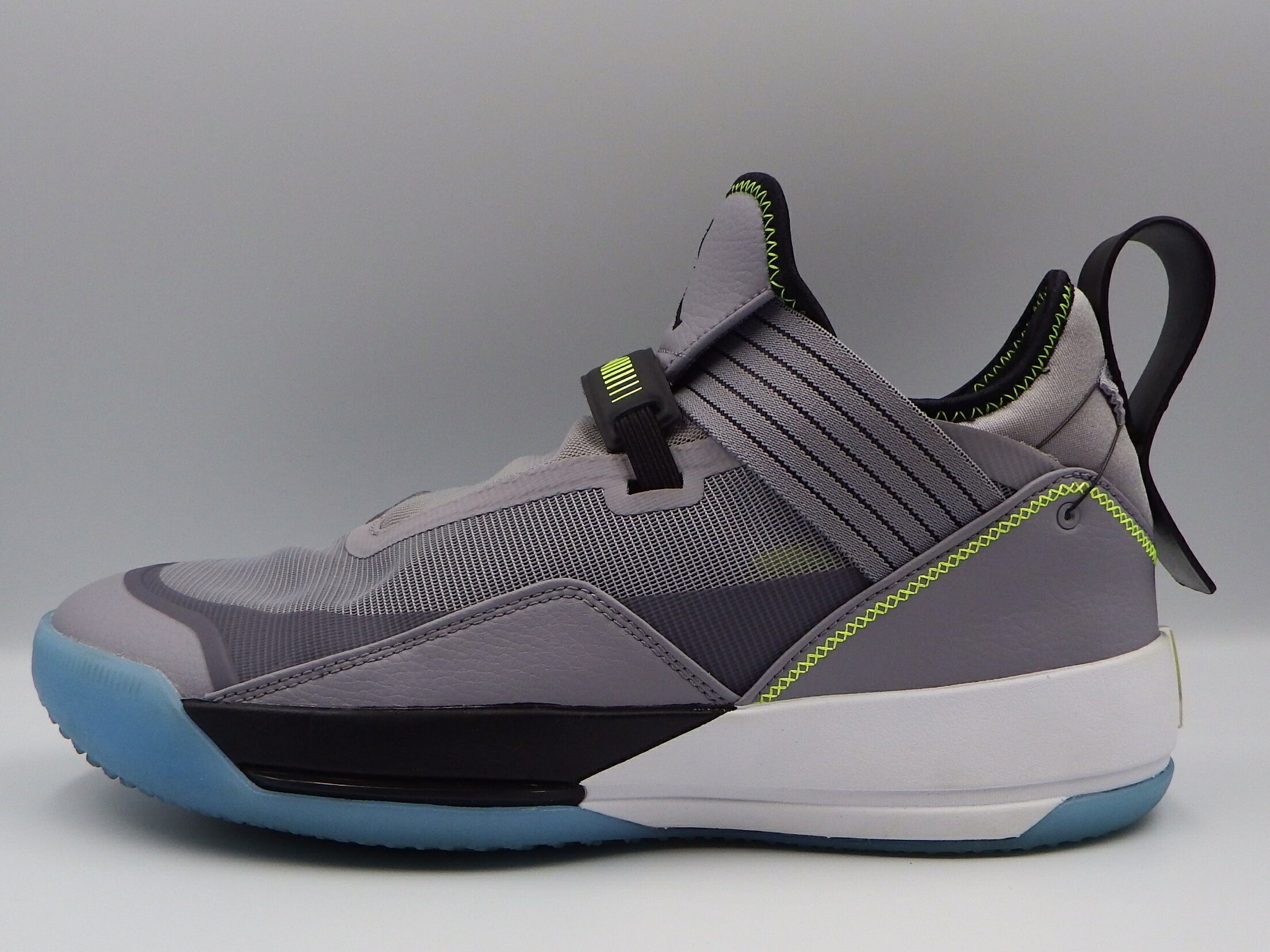 【楽天市場】【中古】NIKE AIR JORDAN XXXIII SE PF エアジョーダン US10(28cm) CEMENT GREY 箱 ...