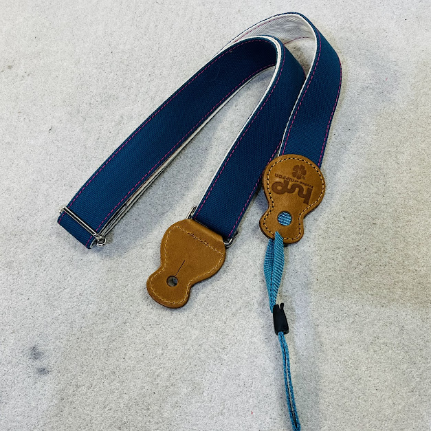 【楽天市場】【送料無料】hunp ウクレレ ストラップブルーレッドステッチ エンドピン仕様 ウクレレ専用 帆布 ストラップ 圓山商店製作 ...