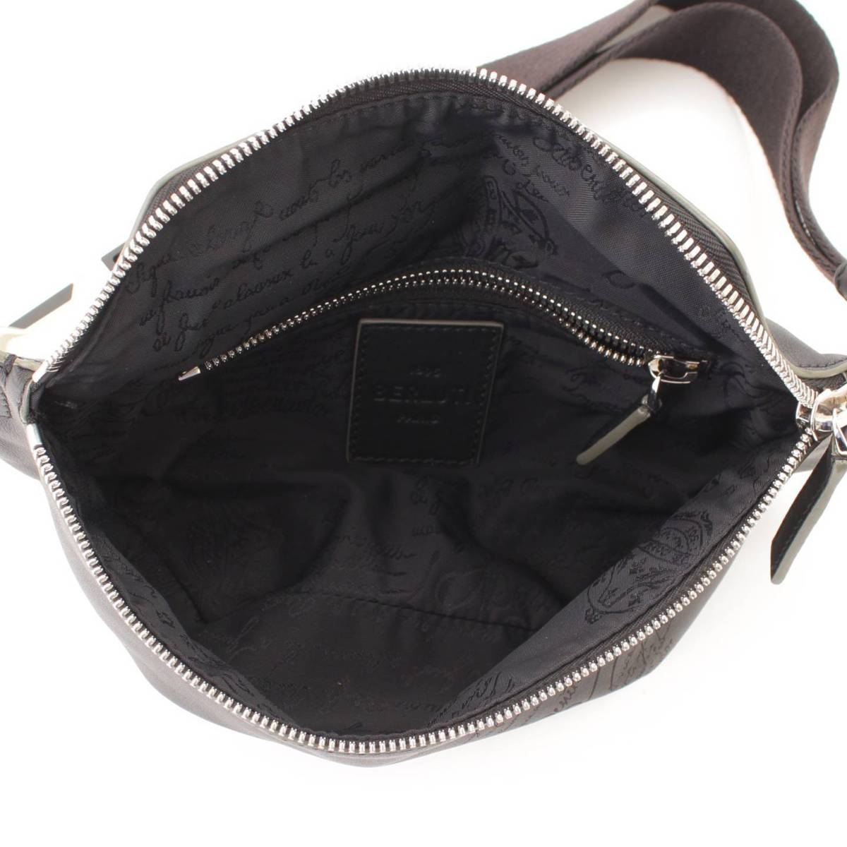 【楽天市場】【ベルルッティ】Berluti コンプライス スモール カリグラフィー レザー ボディバッグ U0159 ブラック 【中古】【鑑定 ...