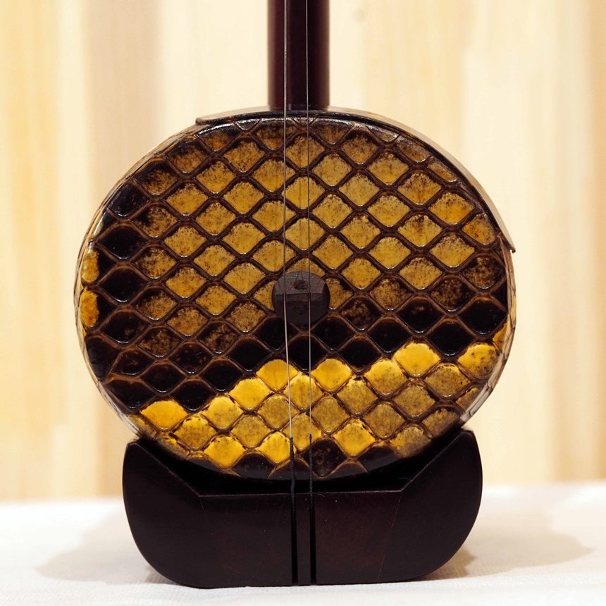 【楽天市場】楽飛揚【演奏家級】アフリカ小葉紫檀扁円二胡 2011：林生二胡 JAPAN red Bridge