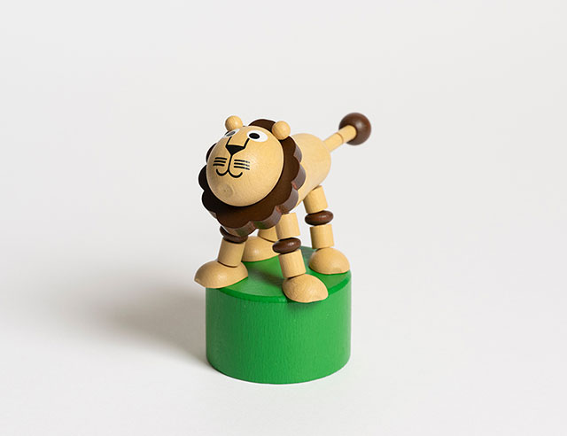 【楽天市場】DETOA Wooden Push Up Toy Lion no.12487 木製玩具：O.L.D. オーエルディー