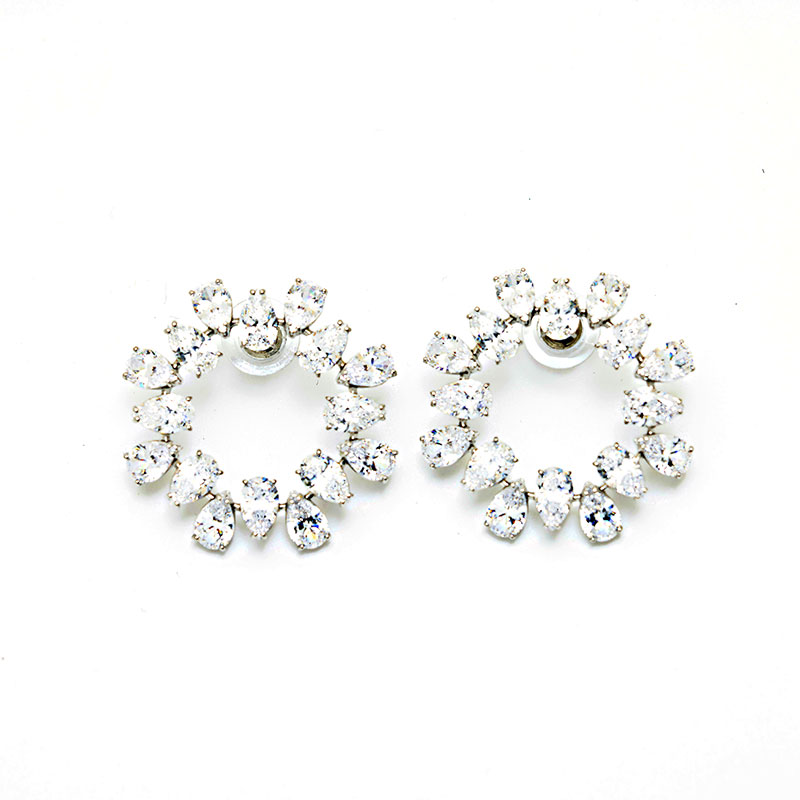 【楽天市場】すぐに使える【2点で5％OFFクーポン】スワロフスキー ピアス レディース シルバー シンプル Millenia フープピアス ...