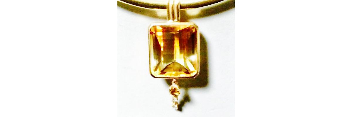 【楽天市場】【Rvaru】 ★ K18 アフガニスタン産 天然 ラピスラズリ トップ 12mm ペンダントトップ 無着色 瑠璃 大粒 K18YG 18金イエローゴールド ネックレストップ 誕生 ...