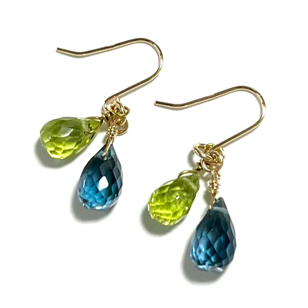 【楽天市場】【Rvaru】 ★ K18 ロンドンブルー トパーズ ペリドット ピアス ドロップ ブリオレット フックピアス K18YG 18金イエローゴールド 誕生石 チャーム イヤリング ...