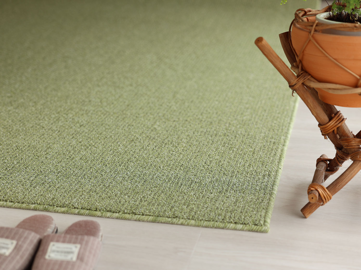 【楽天市場】スミノエ ホーム ルベリー デスクマット【サイズ：約110cm×130cm】日本製シンプル 無地 防ダニ加工ホットカーペット対応 ...