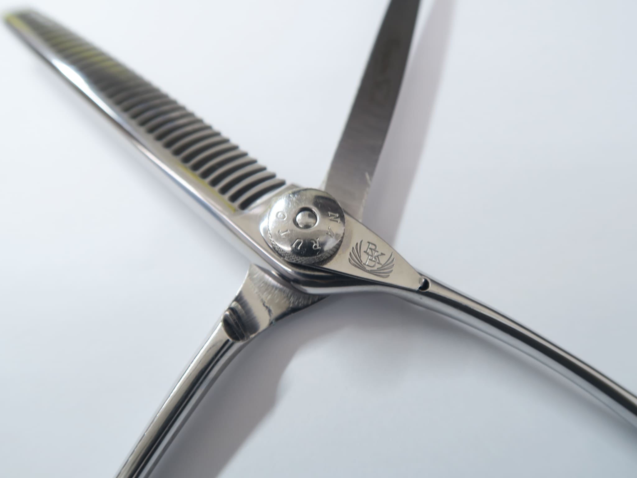 【楽天市場】Bランク【ナルトシザー naruto scissors】 二梳きSTクォーターセニング S31 セニング 美容師・理容師 5.8 ...