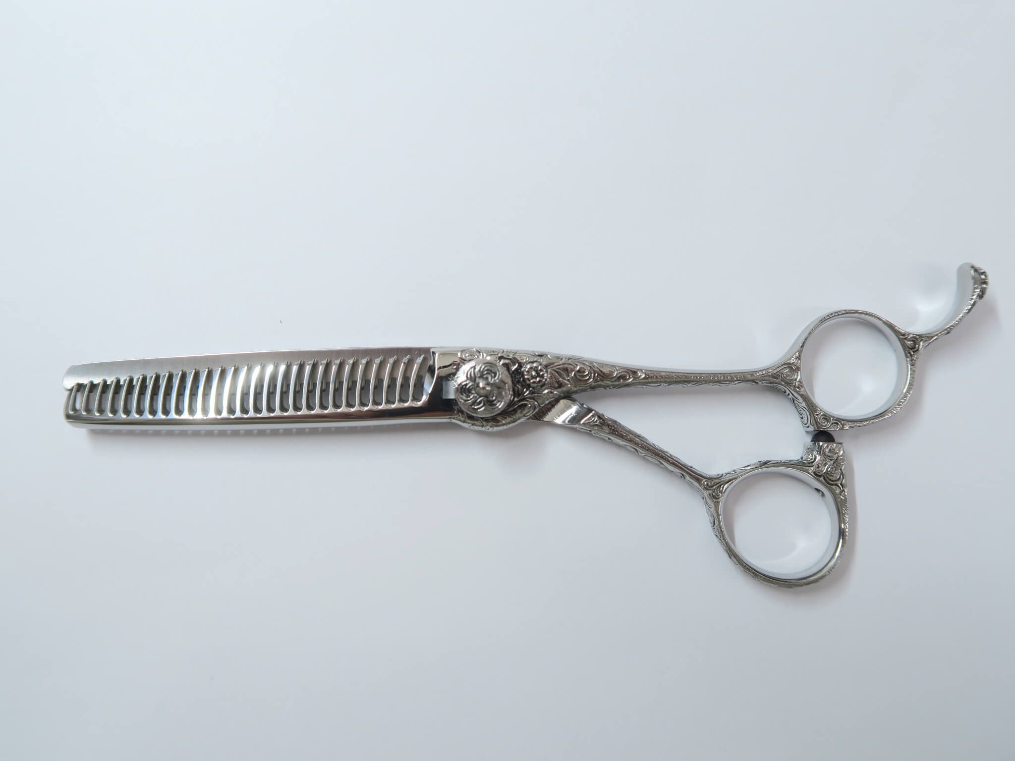 【楽天市場】Bランク【ナルトシザー naruto scissors】 二梳きヘネシーブーメランS27唐草 セニング 美容師・理容師 5.8 ...