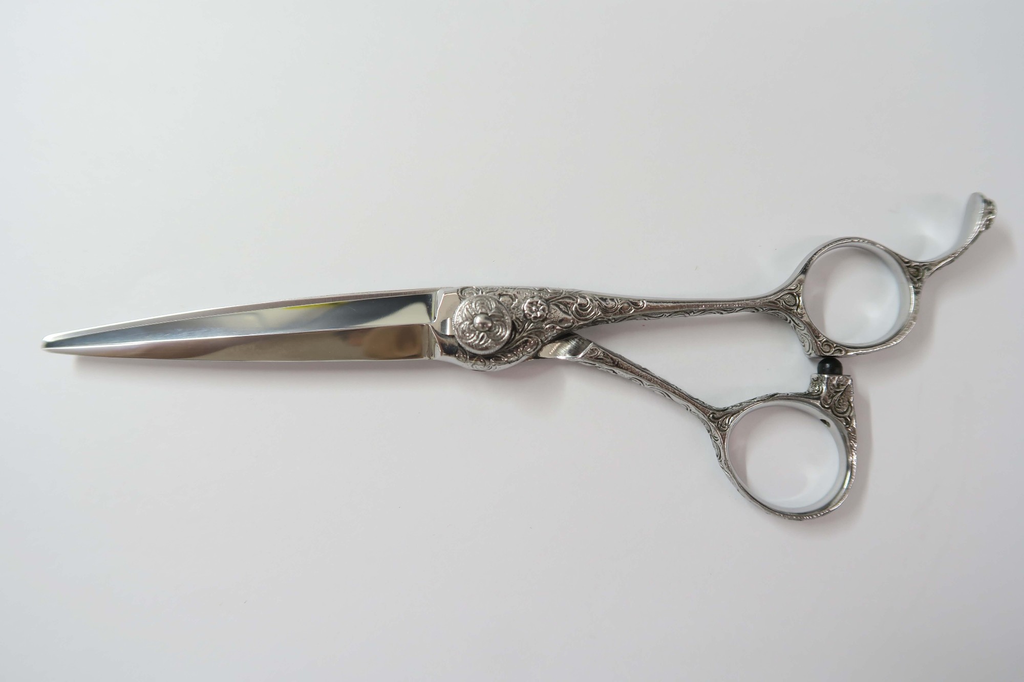 【楽天市場】Bランク【ナルトシザー naruto scissors】 ギルビーZ唐草 シザー 美容師・理容師 6.3インチ 右利き 【中古 ...