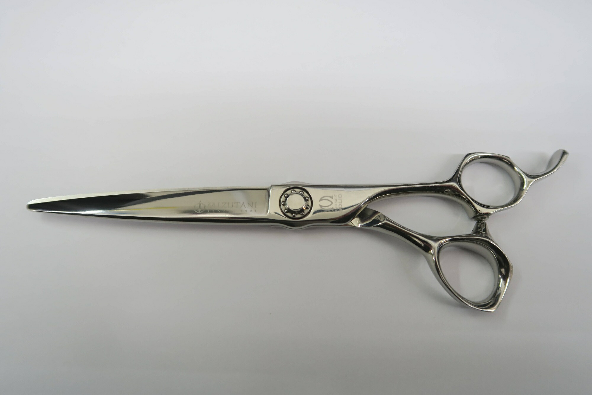 【楽天市場】Bランク【MIZUTANI SCISSORS ミズタニシザーズ】 BLACK-SMITH SOLID 6.5 シザー 美容師・理容師 6.5インチ 右利き 【中古】:H-9125 ...