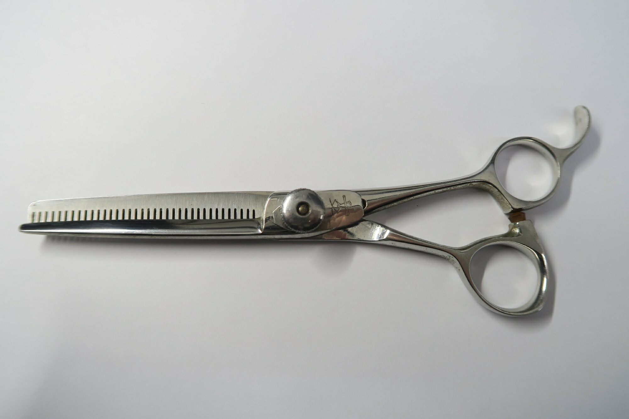 【楽天市場】Dランク【ナルトシザー naruto scissors】 セニング 美容師・理容師 5.7インチ 右利き 【中古】:H-9245 ...