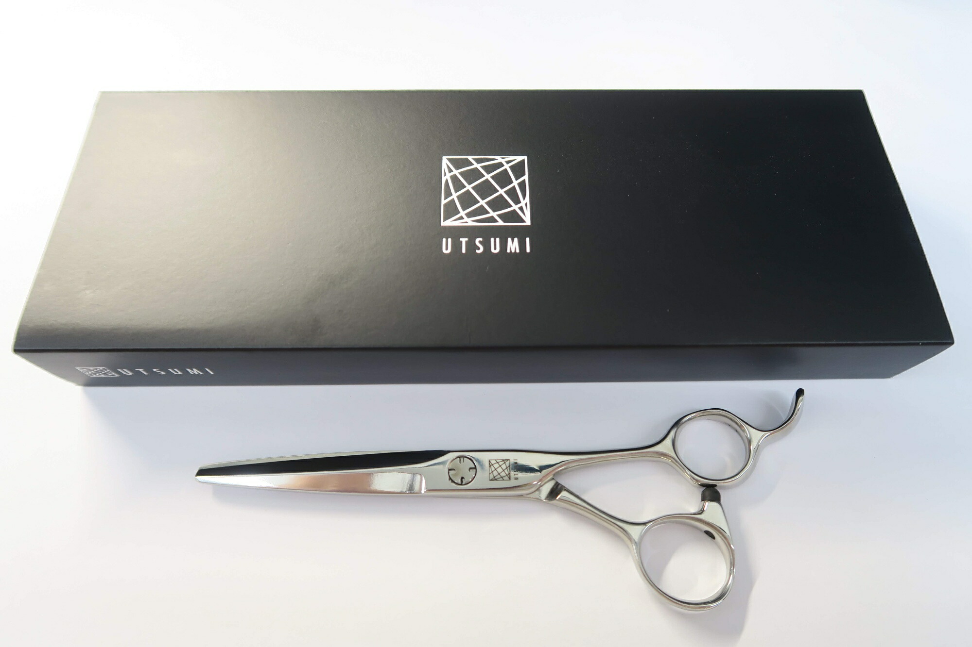 【楽天市場】Sランク【UTSUMI ウツミ 内海】 Sword55 シザー 美容師・理容師 5.5インチ 右利き 【中古】:G-1343：中古 ...