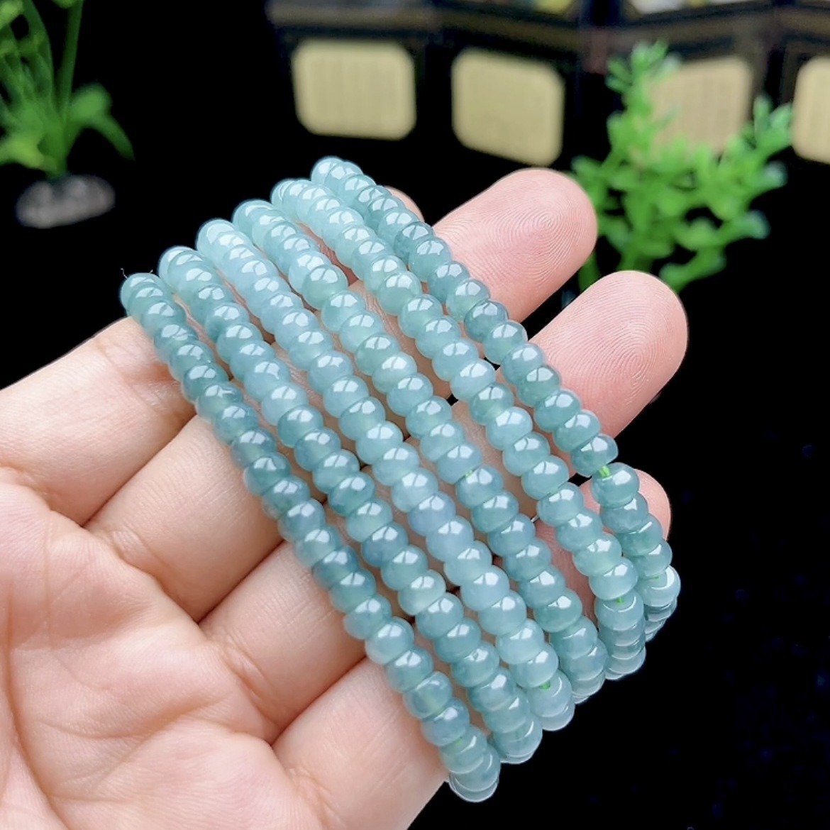 【楽天市場】エメラルド ブレスレット 天然エメラルド ヒスイ 翡翠 天然石 アクセサリー ファッション レディース 人気 女性 プレゼント ...