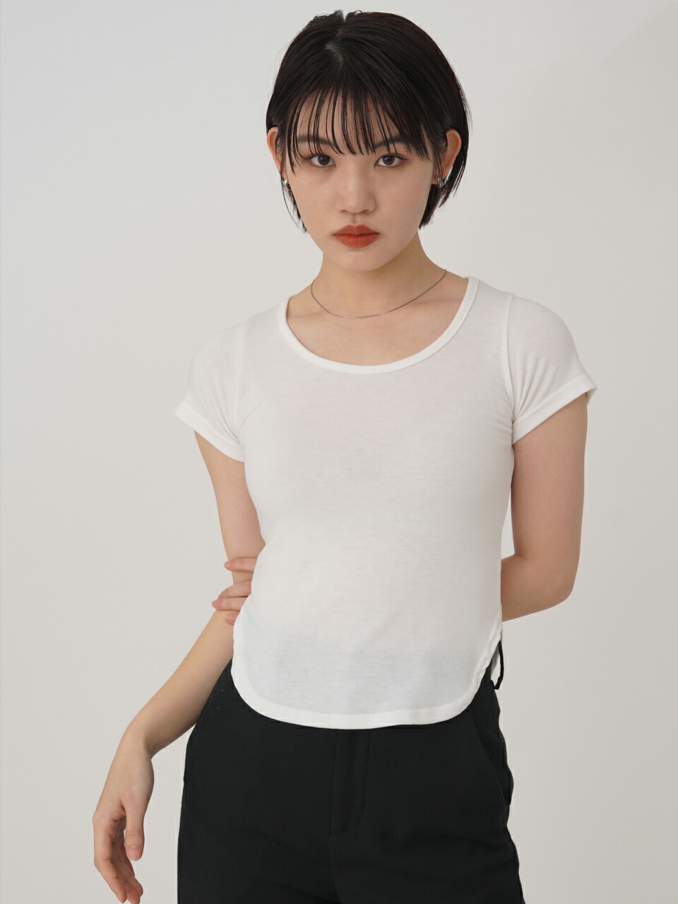 【楽天市場】【SALE30%OFF】 【即納】 エギュゼ iGUISER トップス 24春夏 cropped U-neck T-shirt (white) クロップドUネックTシャツ 半袖 ...