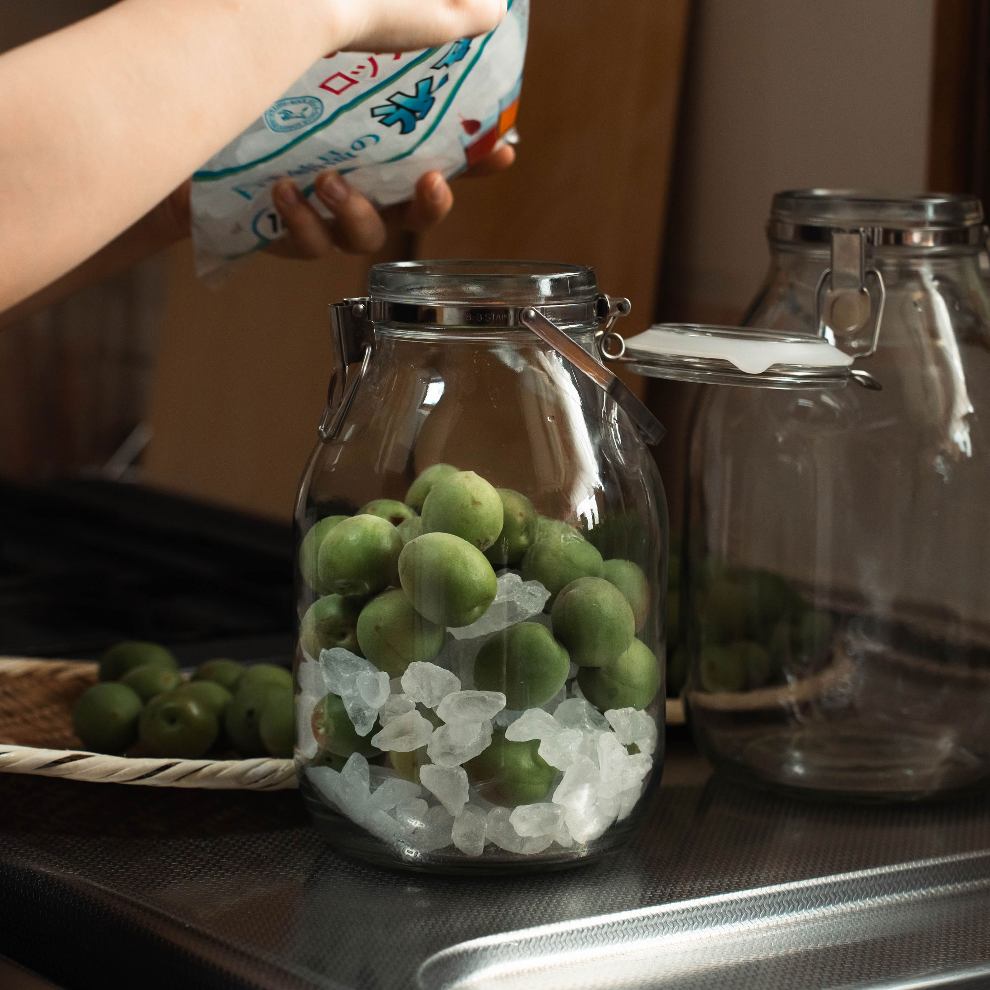 【楽天市場】星硝 セラーメイト 密封ビン3L 取手付 保存容器 瓶 ビン シロップ 梅酒 梅仕事 梅シロップ 蜂蜜漬け 手作り ジャム ピクルス保存 調味料 保管 密閉瓶 ガラス 硝子 国産 ...