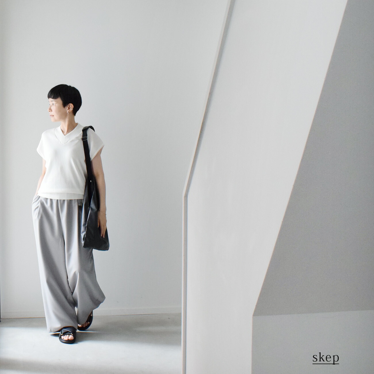 【楽天市場】【送料無料】 Vネックニット ニット Vネック サマーニット 白 ホワイト Vネックニット白 サマーニット白 フレンチスリーブ ...