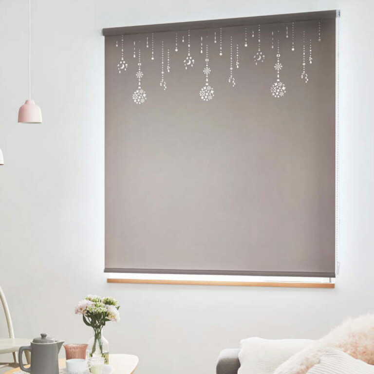 【楽天市場】【追加オプション】 レーザーカット TOSO ロールスクリーン TYPE404 上部柄 オーナメント マイテックシーズ 切り抜いた穴から光が差し込む デザインカット リビング 居間 ...