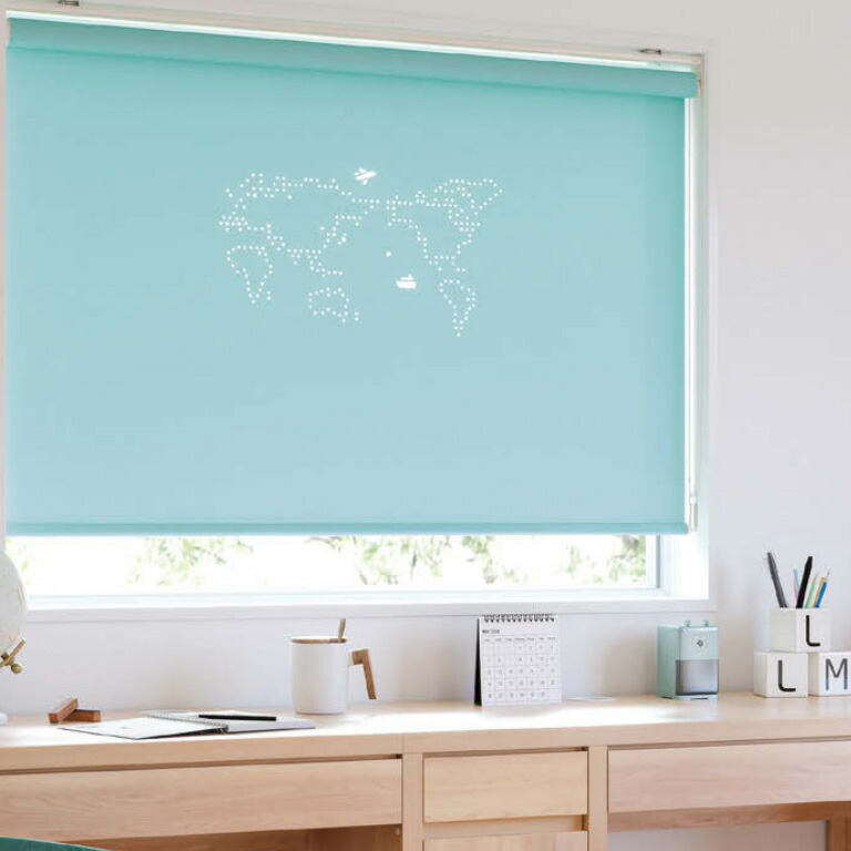 【楽天市場】【追加オプション】 レーザーカット TOSO ロールスクリーン TYPE420 ポイント柄 世界地図 マイテックシーズ 切り抜いた穴から光が差し込む デザインカット リビング 居間 ...