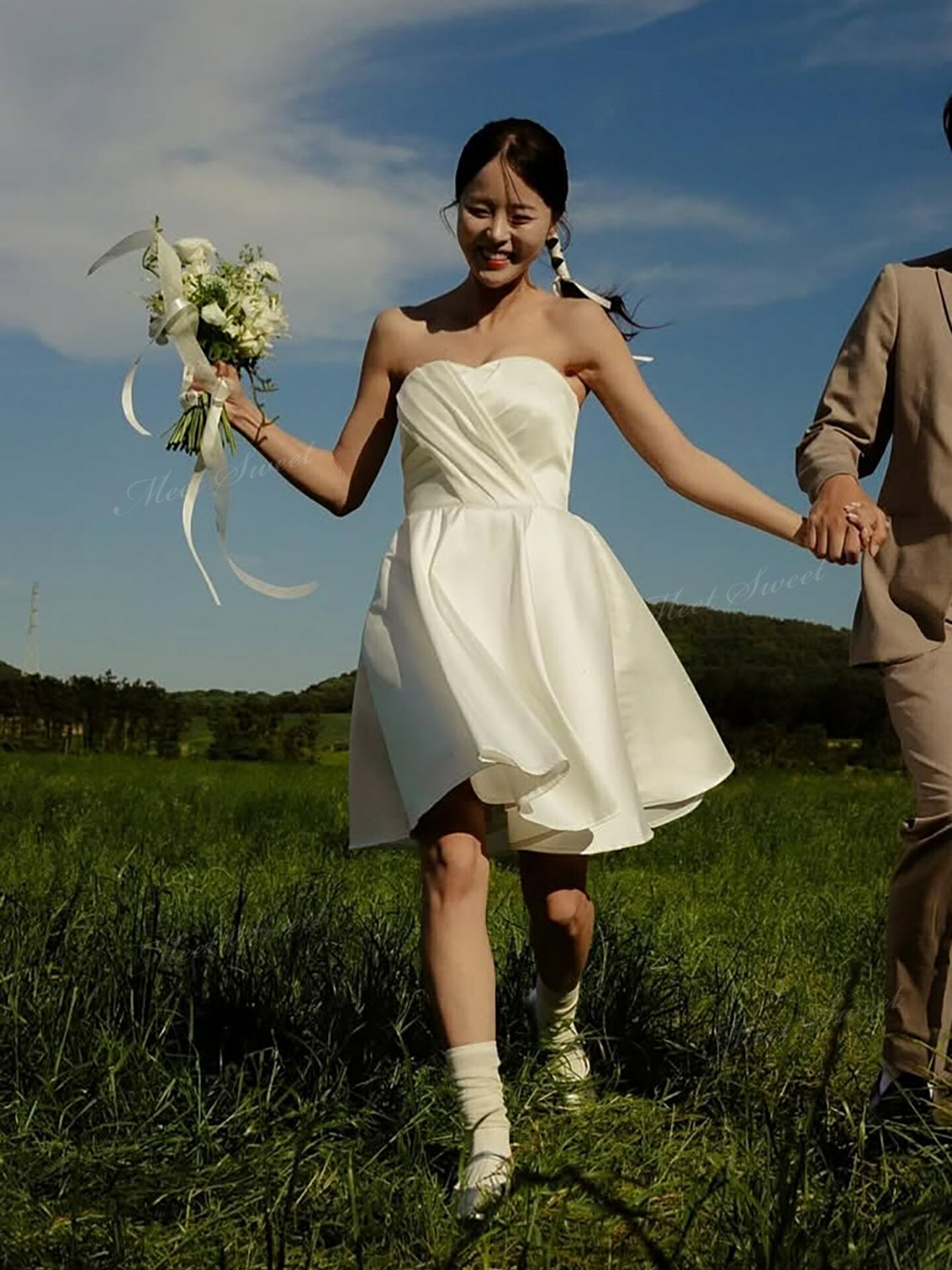 【楽天市場】ウェディングドレス ミニ ショート丈 ミニドレス サテン ベアトップ 二次会 結婚式 前撮り 発表会 誕生日 ドレス 花嫁 ...
