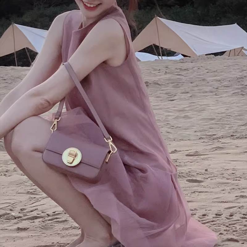 【楽天市場】レディース ワンピース デート ワンピドレス キャミソールワンピース ショート ショート丈 袖なし ノースリーブ ラウンドネック クルーネック 襟なし フレア Aライン 切り替え ...