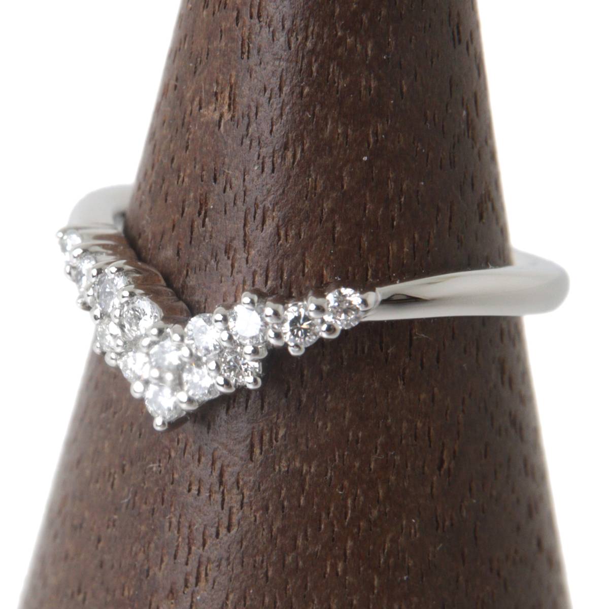 【楽天市場】【中古】 0.20ct 14P V字 ダイヤモンド リング 指輪 Pt950 約10号 リング幅約1.9mm 重量約3.6g NT 磨き仕上げ品 Aランク：ブランドショップ リバース