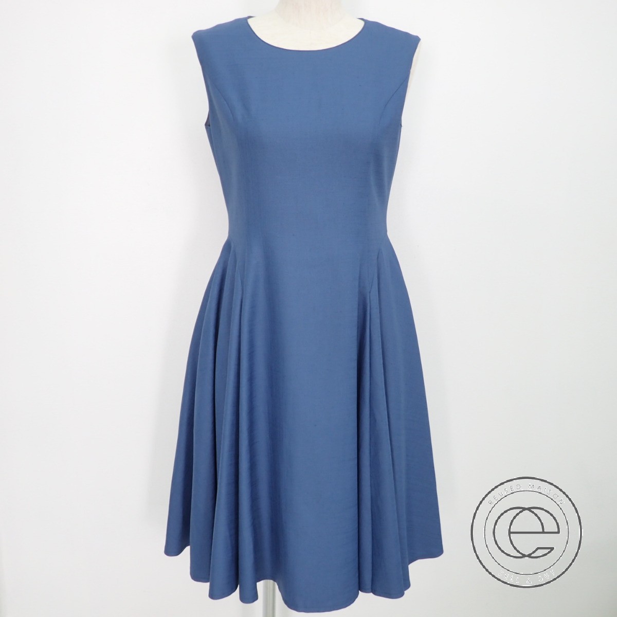 【楽天市場】Rene ルネ basicベーシック【18AW】5836050 バックジップ ノースリーブ フレアワンピース34 ブルー レディース 【中古】：ブランドリサイクル エコスタイル
