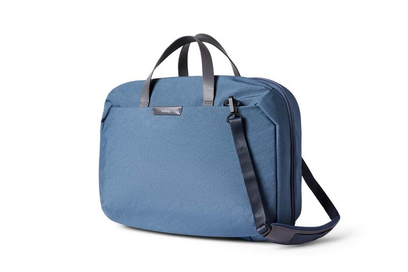 【楽天市場】Bellroy Flight Bag（16インチのノートPCを収納可能、ラウンドファスナー開閉、収納可能なバックパックストラップ ...