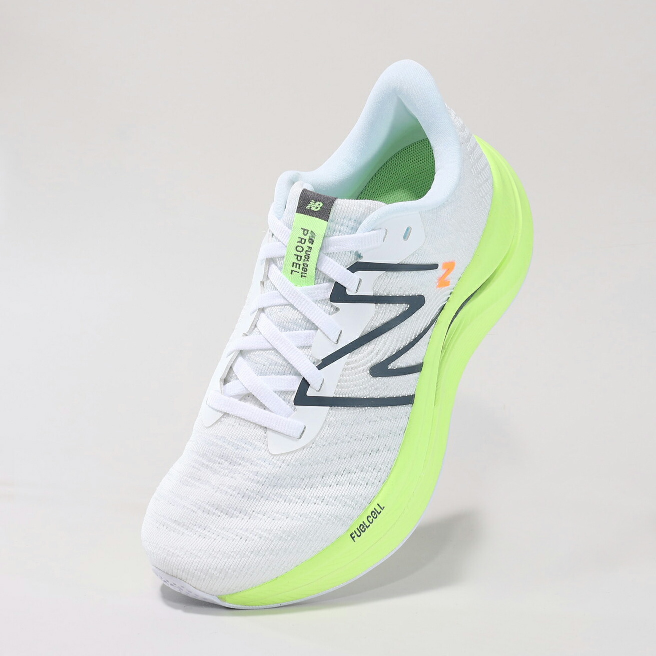 【楽天市場】ニューバランス（new balance）（レディース）ランニングシューズ トレーニングシューズ 部活 FuelCell ...