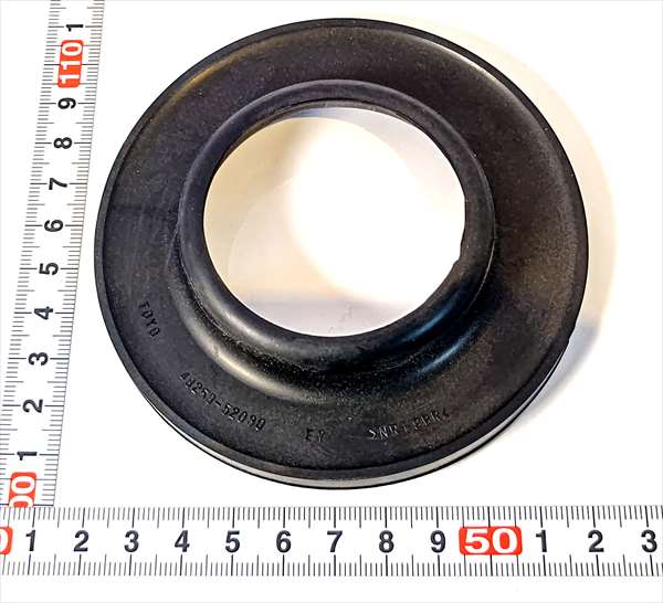 【楽天市場】リヤコイルスプリングインシュレータLWRLHのみ 48258-52030 プリウス PLUGIN用 トヨタ純正部品 m60m ...