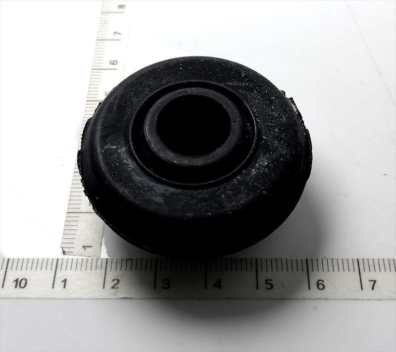 【楽天市場】キューブ用 ブツシユラバーシヨツクアブソーバー 56217-AX000 日産純正部品：株式会社 スズキモータース