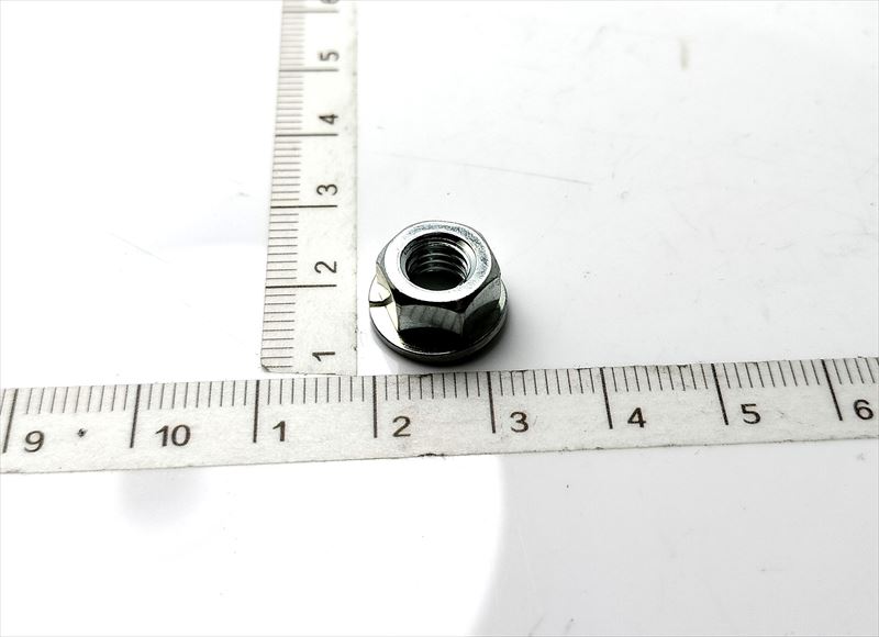 【楽天市場】リヤワイパアームナットのみ 90179-06158 レクサス CT200H用 トヨタ純正部品 m147m：株式会社 スズキモータース