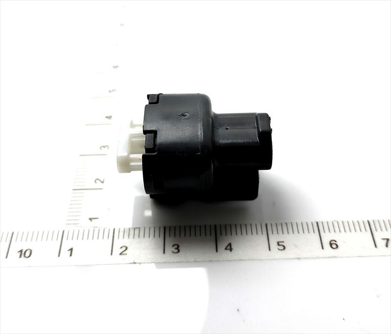 【楽天市場】コネクターのハウジングのみ 90980-11163 トヨタ純正部品：株式会社 スズキモータース