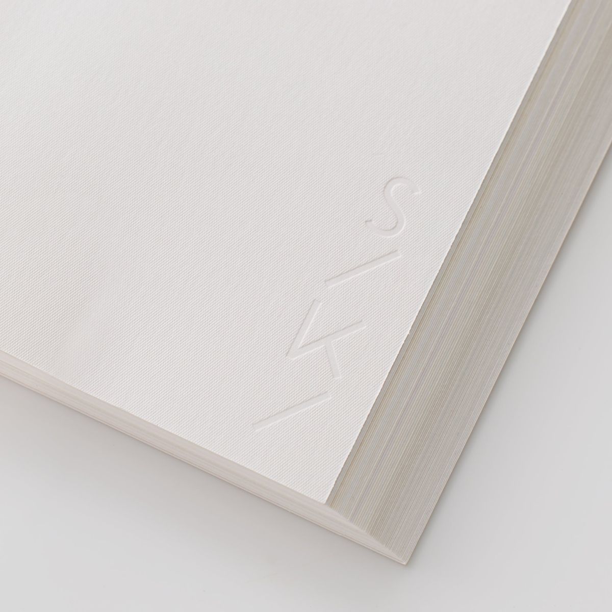 【楽天市場】竹尾 SIKI YUKI 冬の雪を感じる紙 L 165×170mm / M 148×105mm / S 109×76mm 約50枚 ...