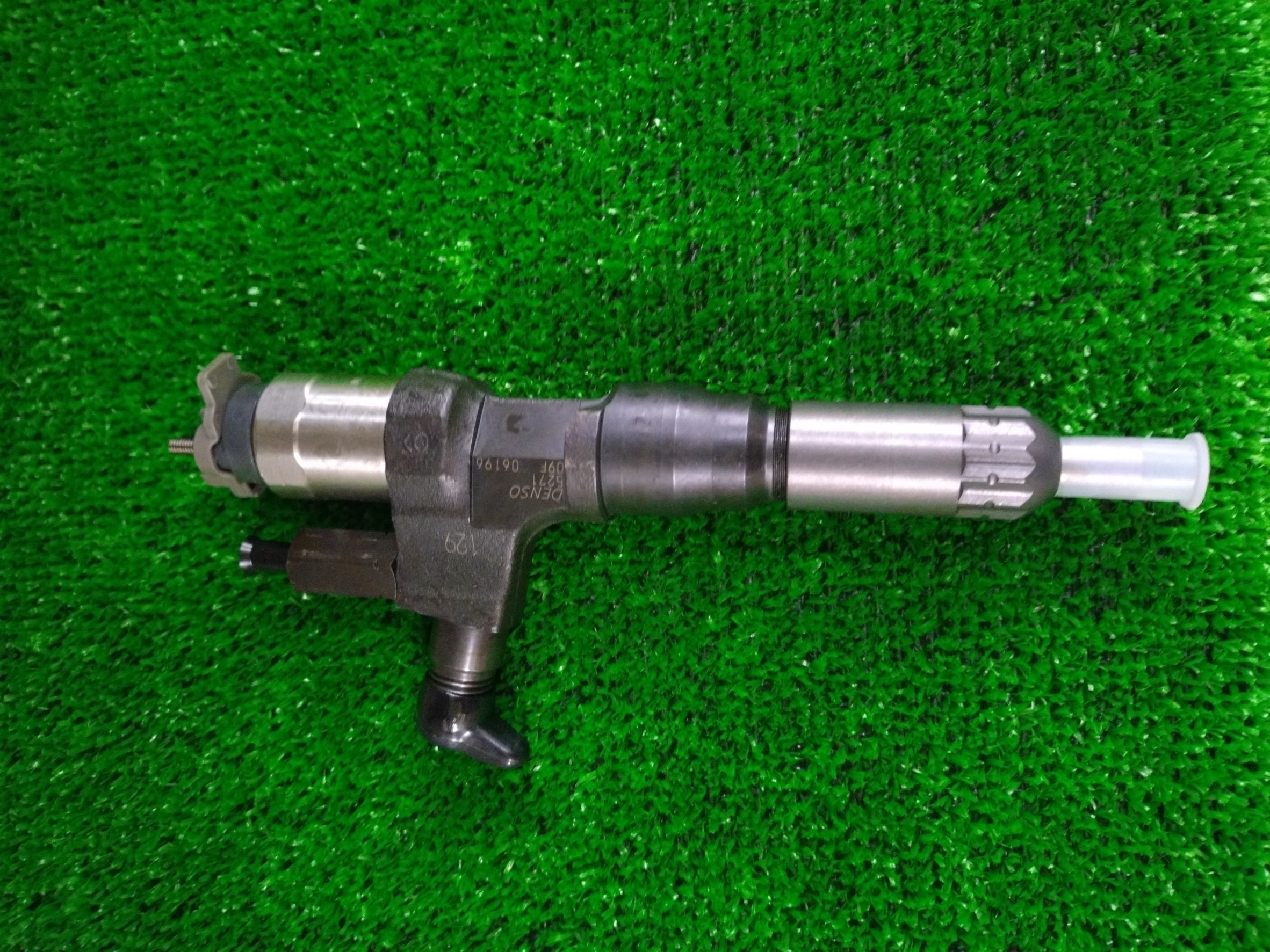 【楽天市場】国内生産リビルトインジェクター 日野 レンジャー FD8JLE 23670-E0250 23670-E0251 095000 ...