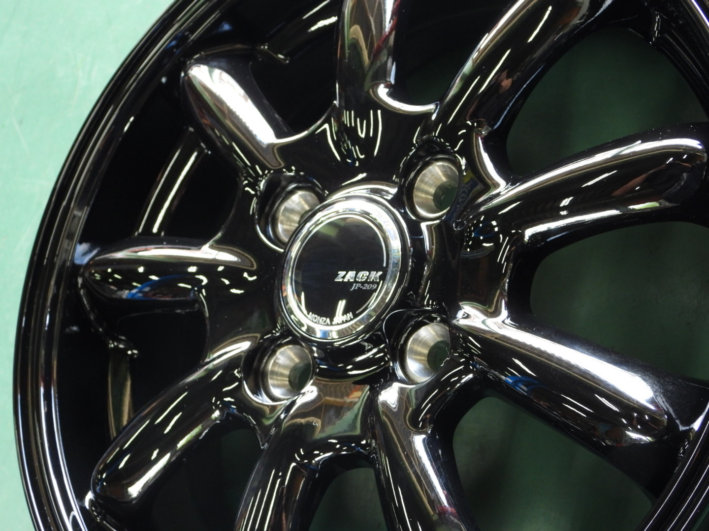 【楽天市場】【アルミホイール単品4本価格】【14インチ】【ZACK JP-209（ザック JP209）】【14X4.5J 4穴 PCD：100】【軽自動車全般】表示は4本価格（ばら売りはご相談 ...