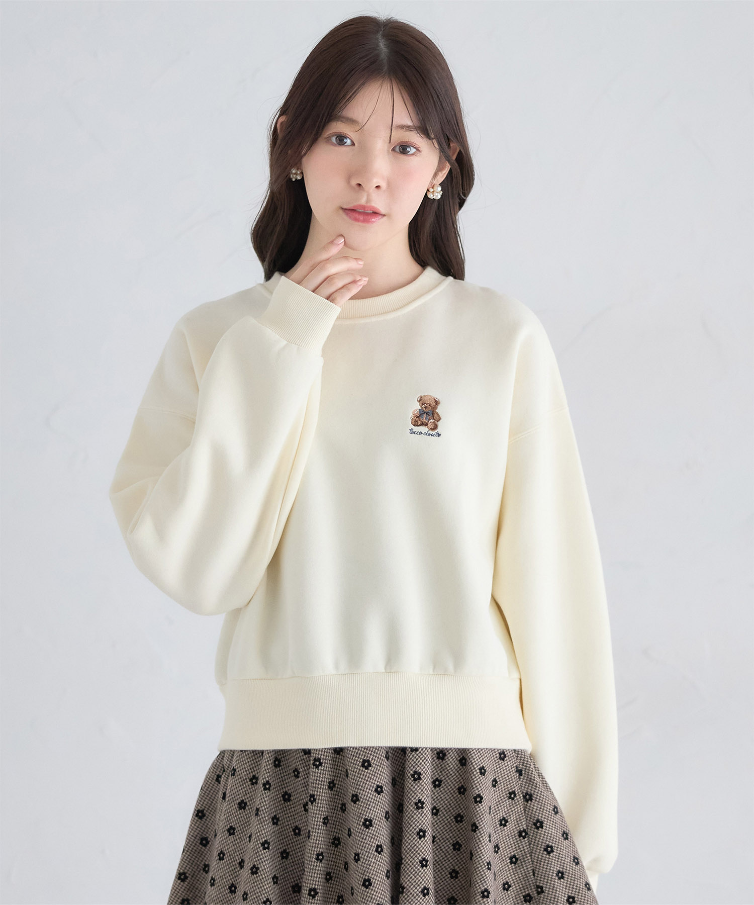 【楽天市場】tocco bear刺繍入り裏起毛スウェット【brianna ブリアナ】tocco closet(トッコクローゼット)アイボリー ベージュ ブルー 商品番号：186-191286 ...