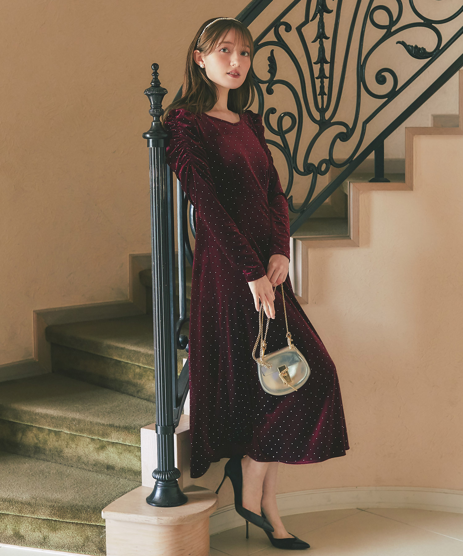 【楽天市場】ストーン付きパワーショルダーカットベロアワンピース【amarisse アマリス】tocco closet(トッコクローゼット ...