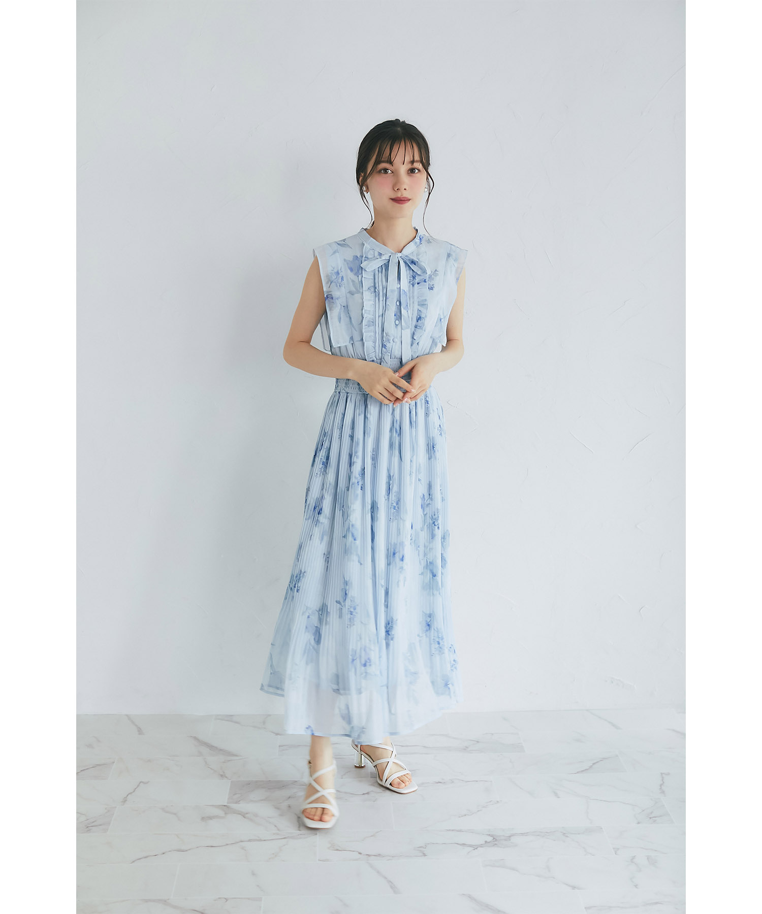 リボン付きウエストシャーリングフラワープリントプリーツワンピース【narely ナレリー】tocco closet(トッコクローゼット ...