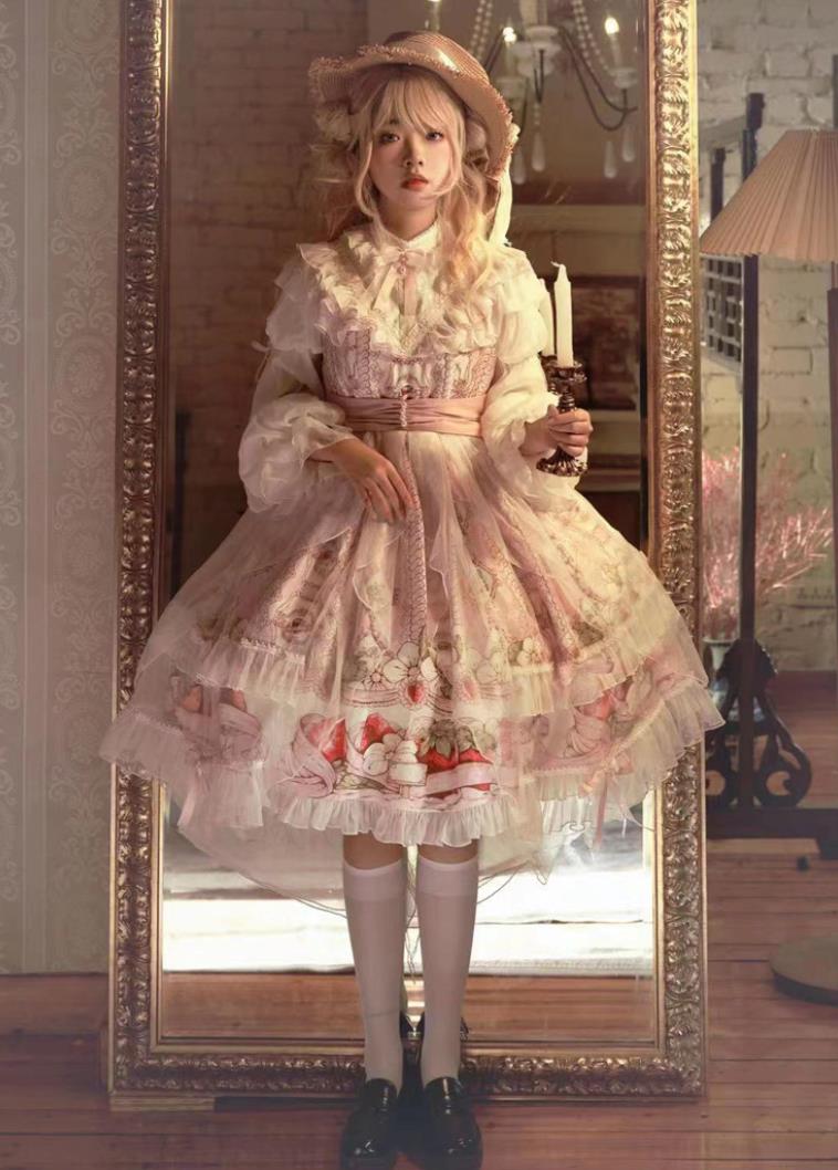 楽天市場】長袖ロリータワンピース 赤マント お姫系 ロリータ服 苺柄