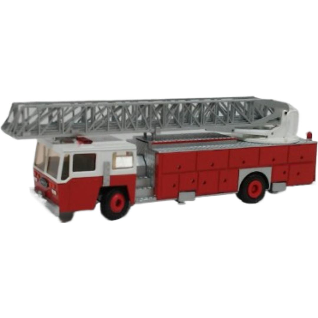 【楽天市場】Emergency-One 2軸 はしご車 4段 110フィート / CONRAD 1/50 建設機械模型 工事車両：ラストホビー