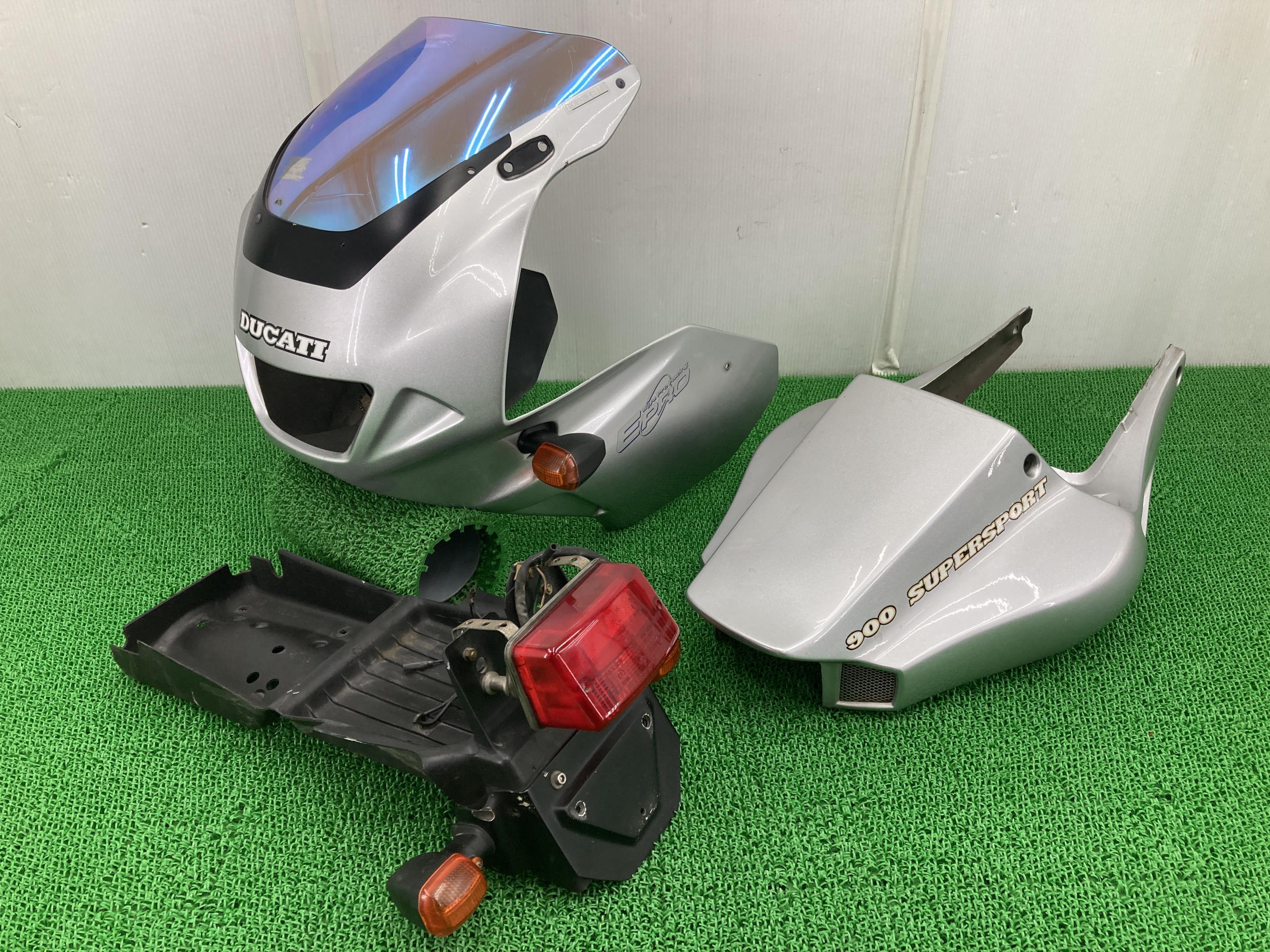 【楽天市場】900SS カウルセット 銀 純正 バイク 部品 アッパーカウル シートカウル スーパースポーツ 車検 Genuine 【中古 ...