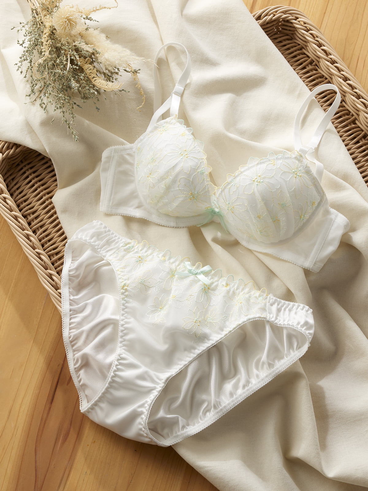 【楽天市場】ブリーズフルールブラ&ショーツセット ブラセット A～Fカップ ブラジャー ショーツ セット 谷間 盛る 大きいサイズ 下着(A65～F75)：チュチュアンナ 楽天市場店