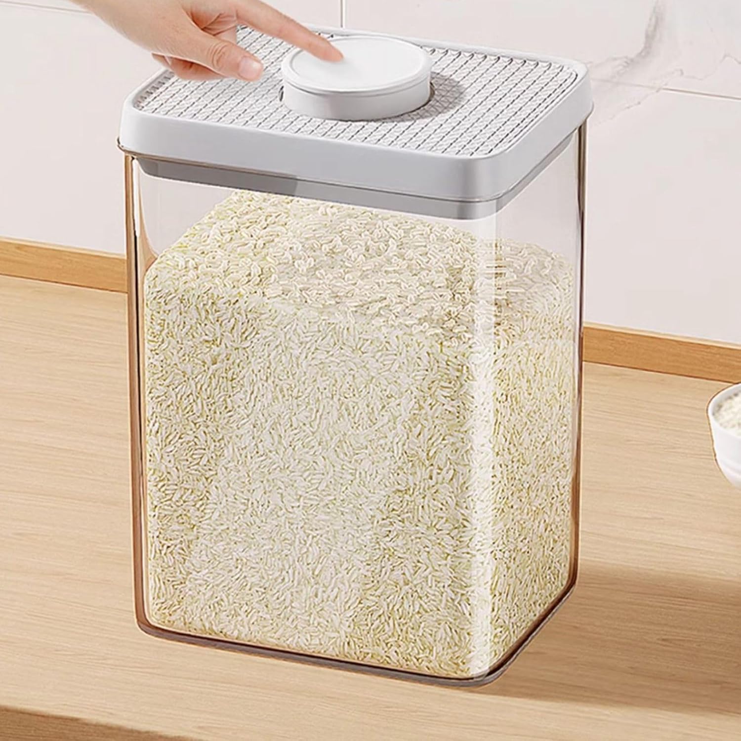 【楽天市場】キッチン用品 食品貯蔵タンク 米びつ ライスストッカー 2.4L/3.4L 2サイズ 透明 横置き スリム 隙間収納 湿気・酸化防止 残量確認可 計量カップ付き クリア：UNIIS通販