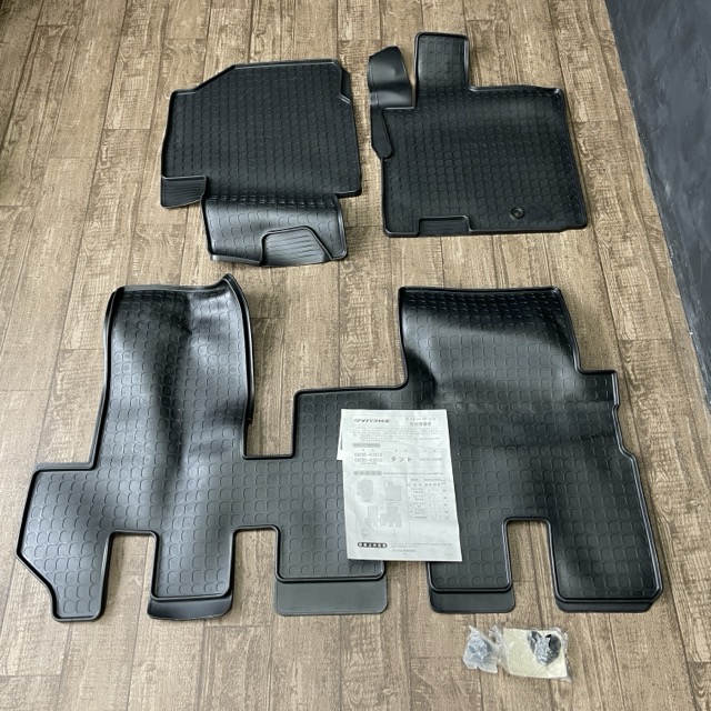 【楽天市場】未使用保管品 ダイハツ純正 タント ラバーマット 2007年12月以降 08200-K2010 -K2012 DAIHATSU ...