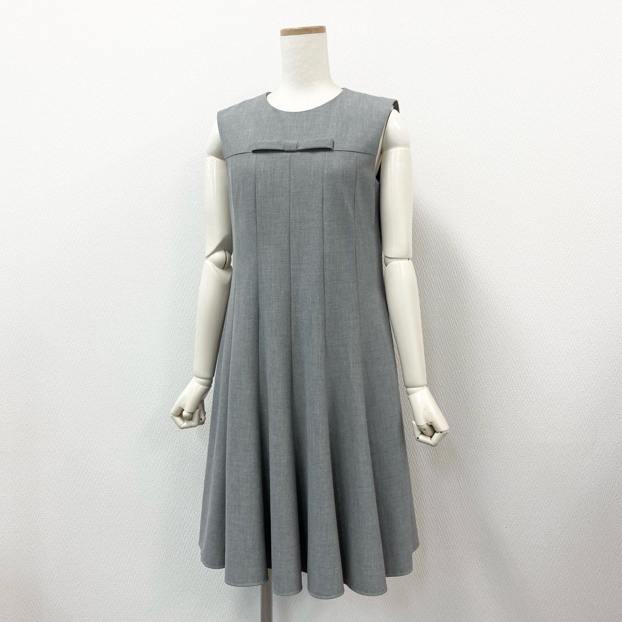 【楽天市場】Rene basic ルネ ベーシック フロントリボン ノースリーブワンピース フレアワンピース 日本製 フォーマル 5936240 34 グレー レディース 【中古】：バリューストック