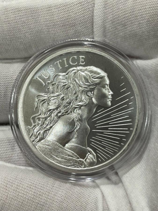 【楽天市場】2023 -1 oz .999ファインジャスティスシルバーラウンドシルバーシールドBu in a capsule 2023 - 1 ...