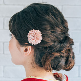 【楽天市場】Uピン 髪飾り 16点セット Arenca シャルロット Charlotte 〈ベージュ〉No.8366 象牙色 リボン レース 薔薇 ばら バラ つまみ細工 ちりめん 和装 花 ...